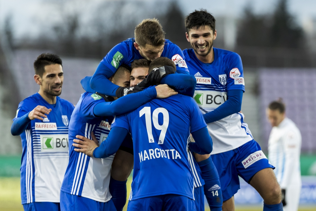 A 13h00, le FC Lausanne-Sport organise une conférence de presse pour ...